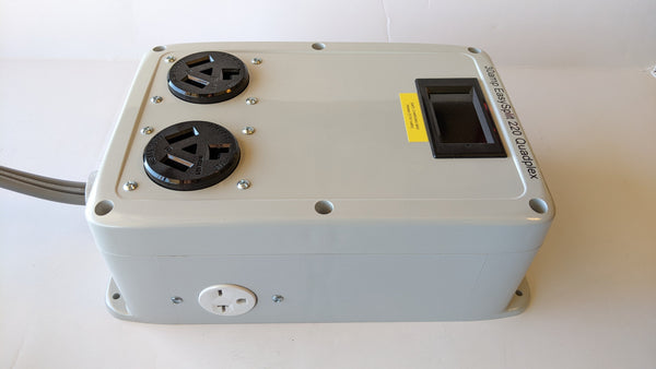 EasySplit 220™ Quadplex #1 30A 240v Splitter - 5ft. cable NEMA 10-30 t ...